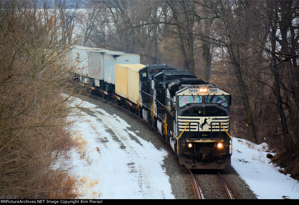 NS 7203 SD80MAC Train 212